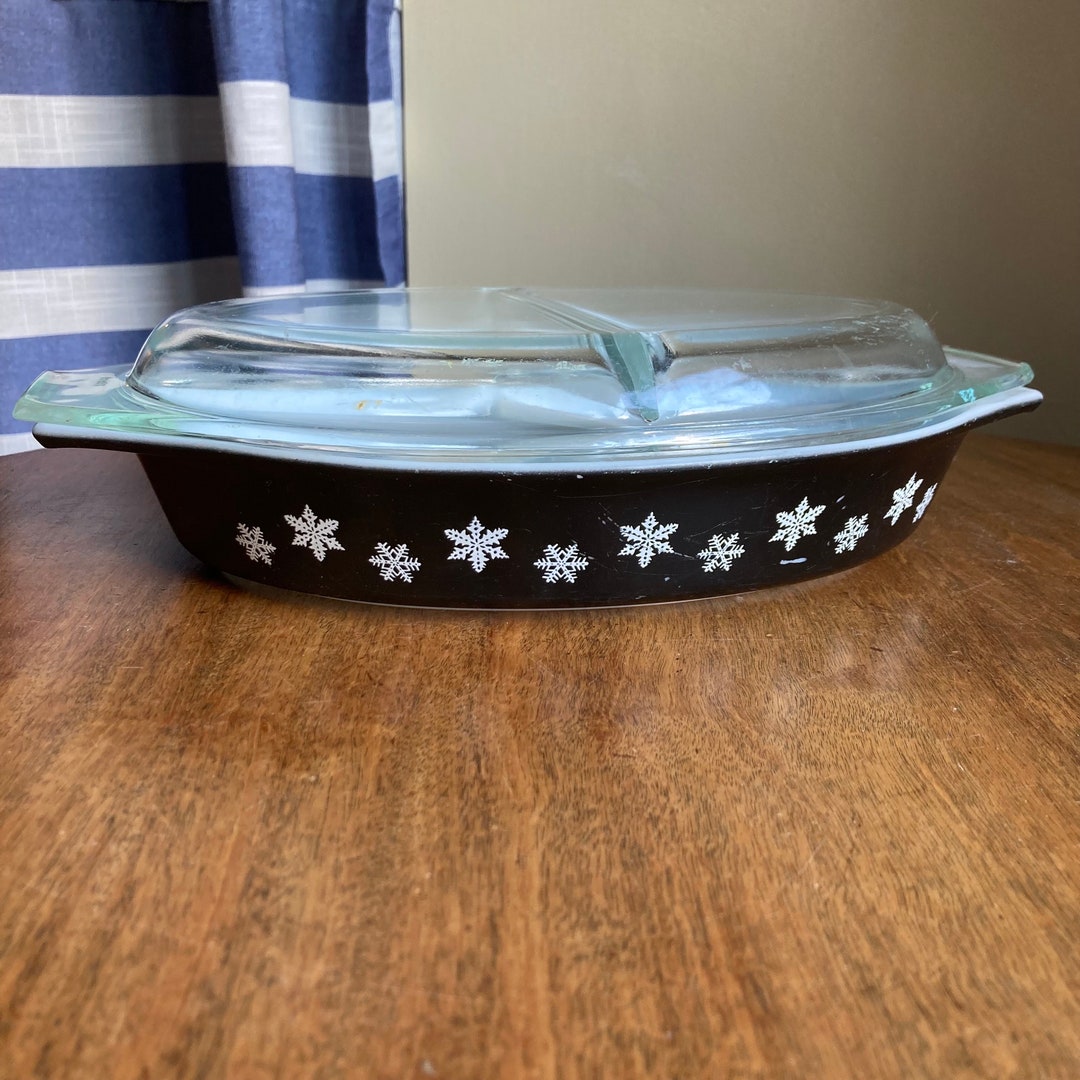 Pyrex Black Snowflake 1.5qt Divided Casserole Dish, Vintage Pyrex Black ...