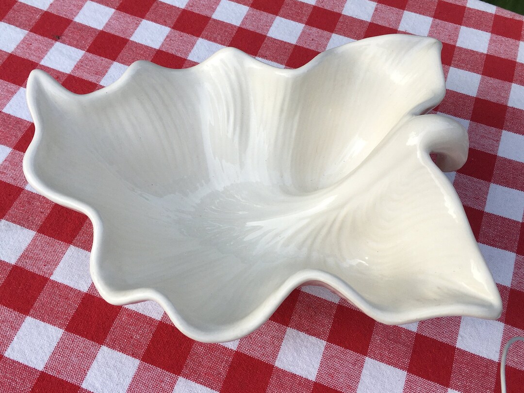 Vintage Hull #86 Leaf Dish Deep Elephant Ear Leaf Dish Cream Colored ...