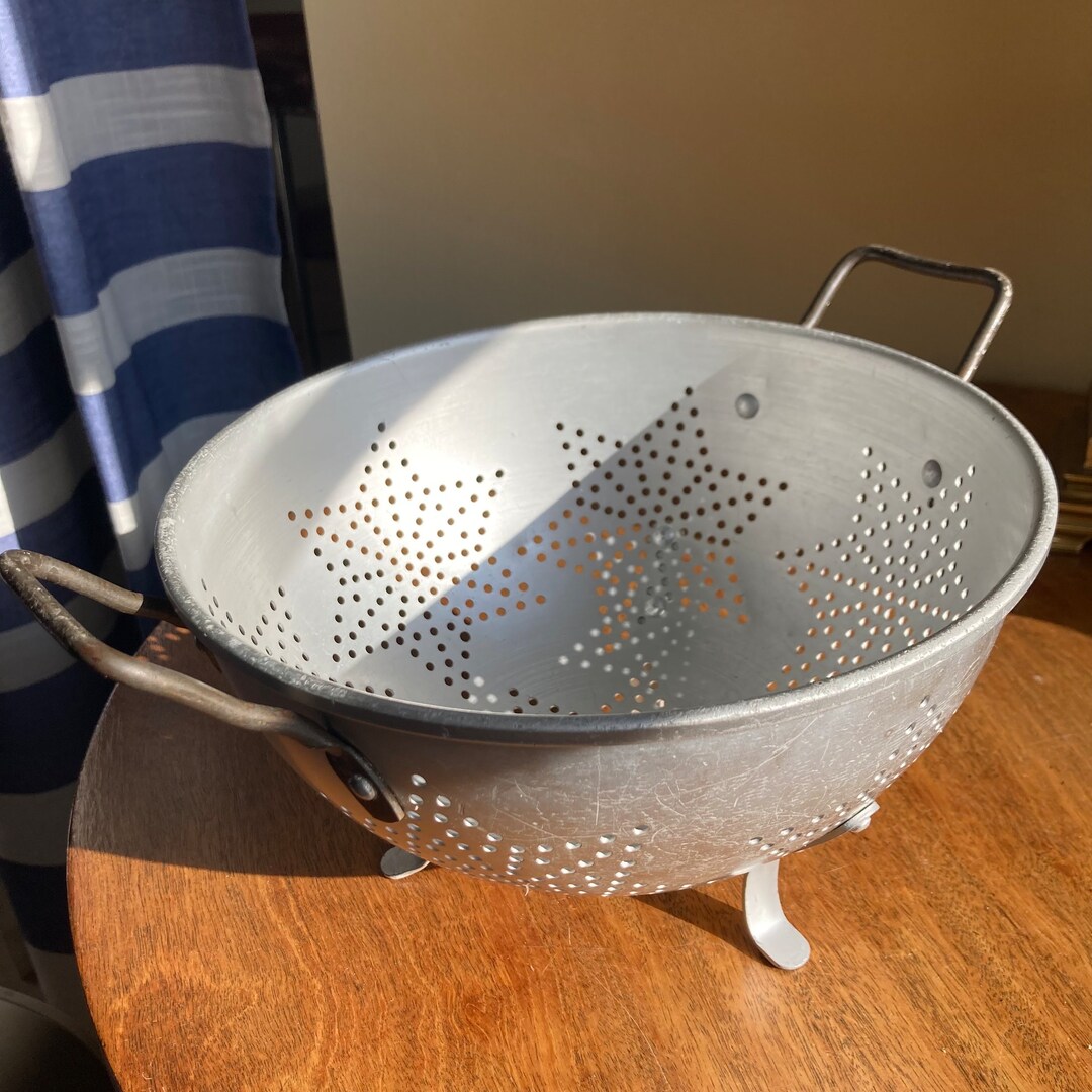 MIRRO 1950s Made in USA 9” Aluminum Star Pattern Strainer Colander, MCM ...