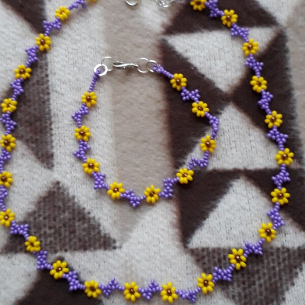 Beaded Flower Necklace, Daisy Necklaces, Seed Bead Flower Choker ...