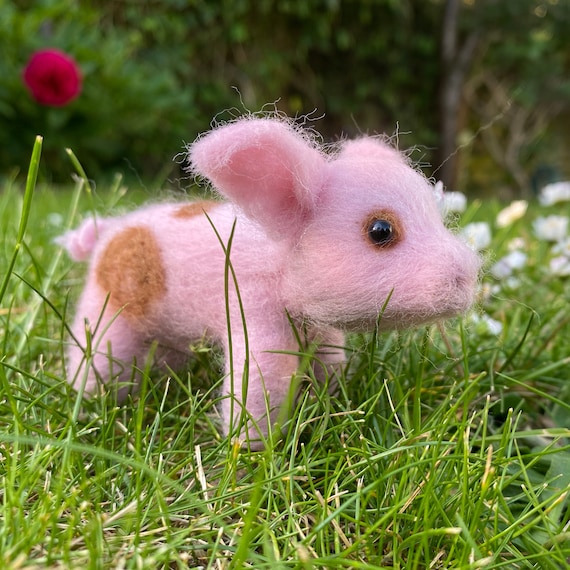Needle Felting Kit Pig. Make Your Own Mini Piglet With This - Etsy UK