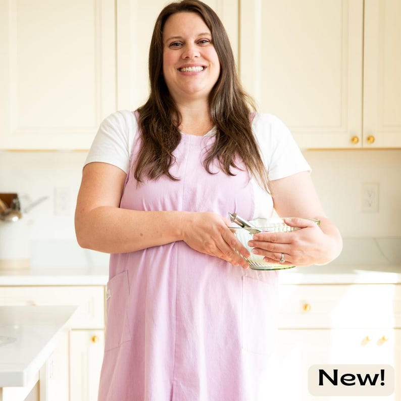 The Feel-good Crossback Apron | Plus Size No-tie Apron With Pockets in ...