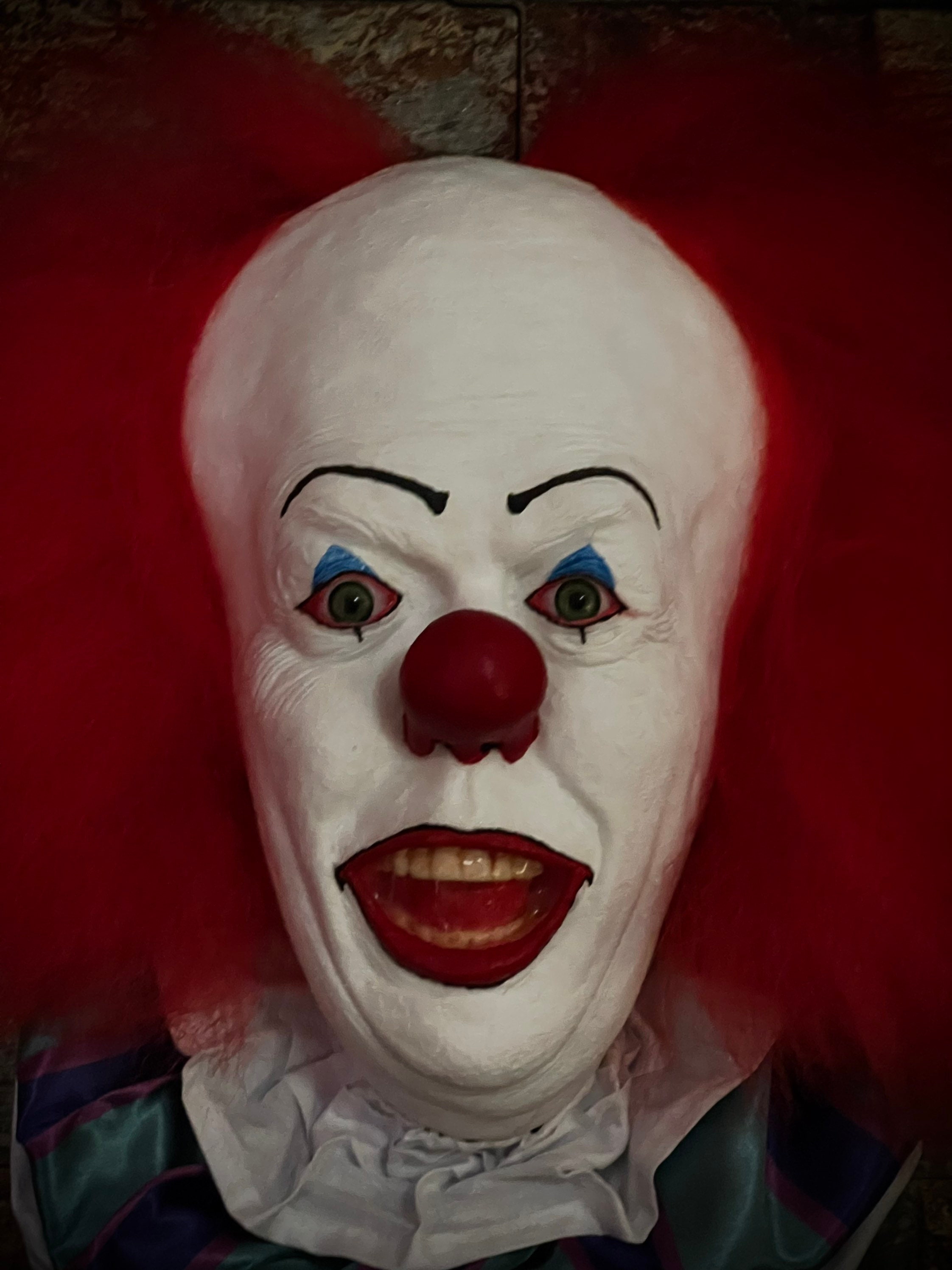 Deluxe Pennywise (1990) 1.1 Silicone Wall-hanger - Etsy Deluxe Pennywise (1990) 1.1 Silicone Wall-hanger - Etsy