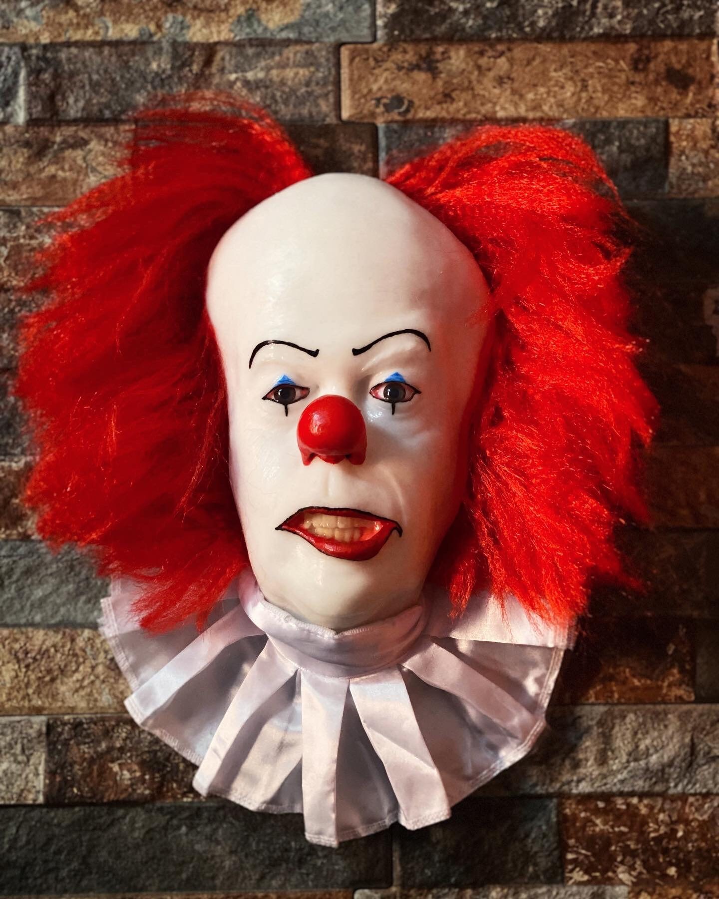 Pennywise V.3, 1.1 (3/4) Silicone Wall-hanger (1990) Tim Pennywise V.3, 1.1 (3/4) Silicone Wall-hanger (1990) Tim