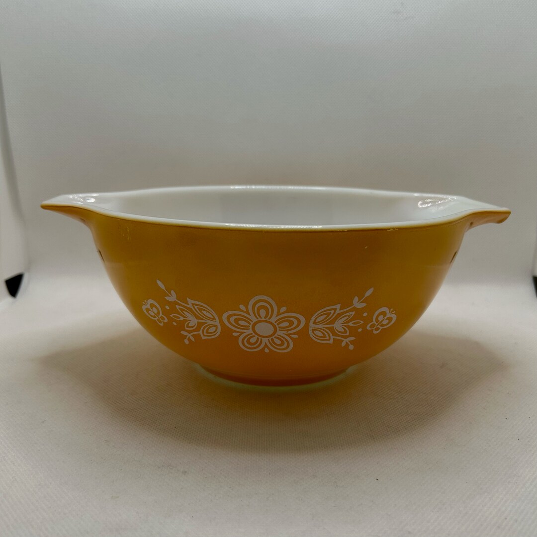Vintage Pyrex Butterfly Gold Round Mixing Bowl Number 442 1.5 Quart ...