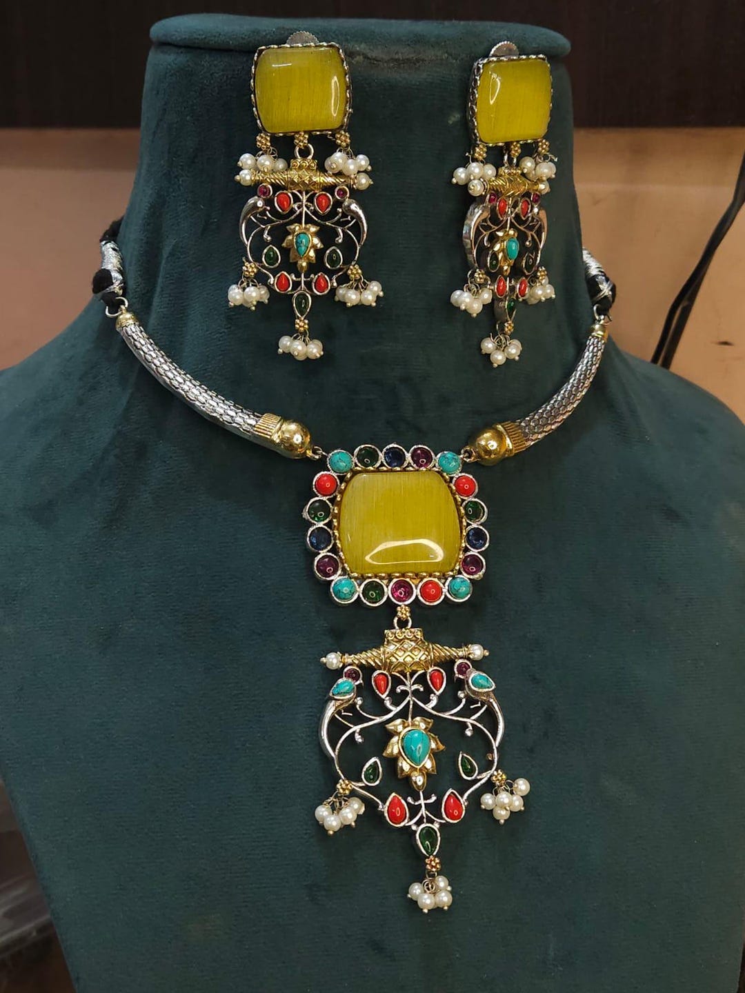 New Arrival Designer Dual Tone Premium Stone Hasli Choker Necklace and ...