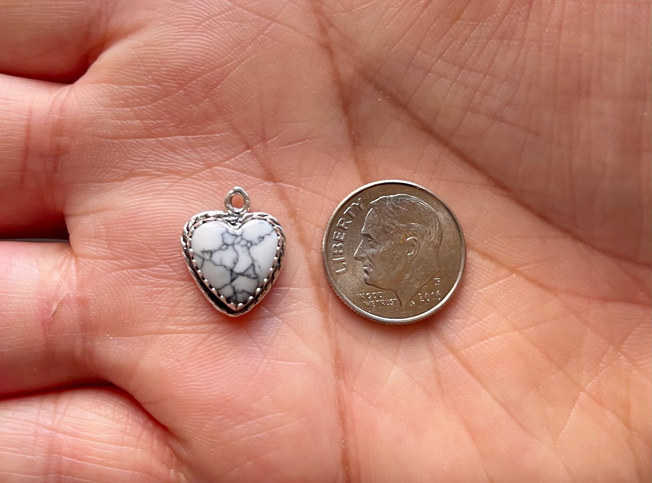 White Buffalo Heart Pendant Necklace/white Turquoise - Etsy