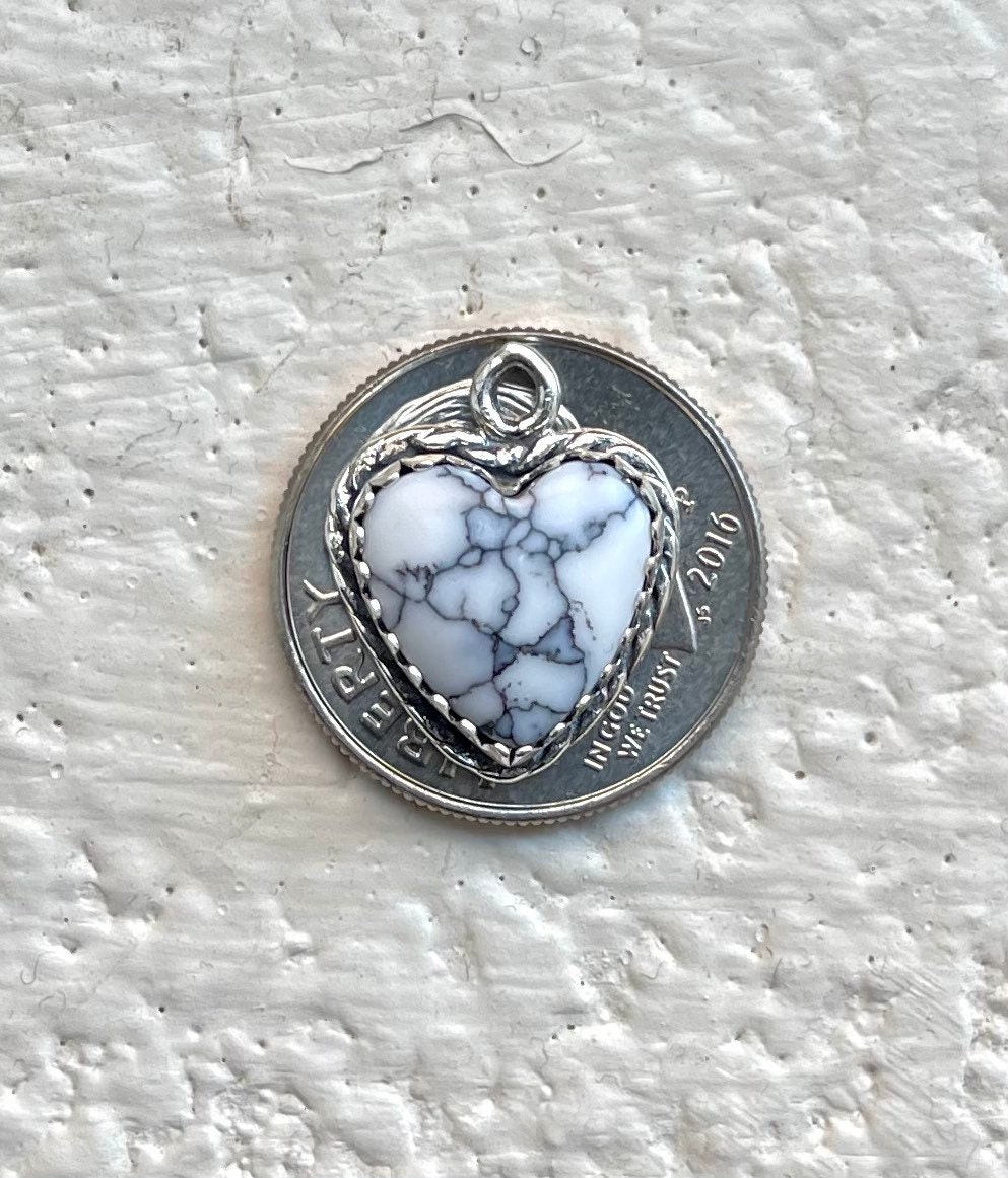 White Buffalo Heart Pendant Necklace/white Turquoise - Etsy