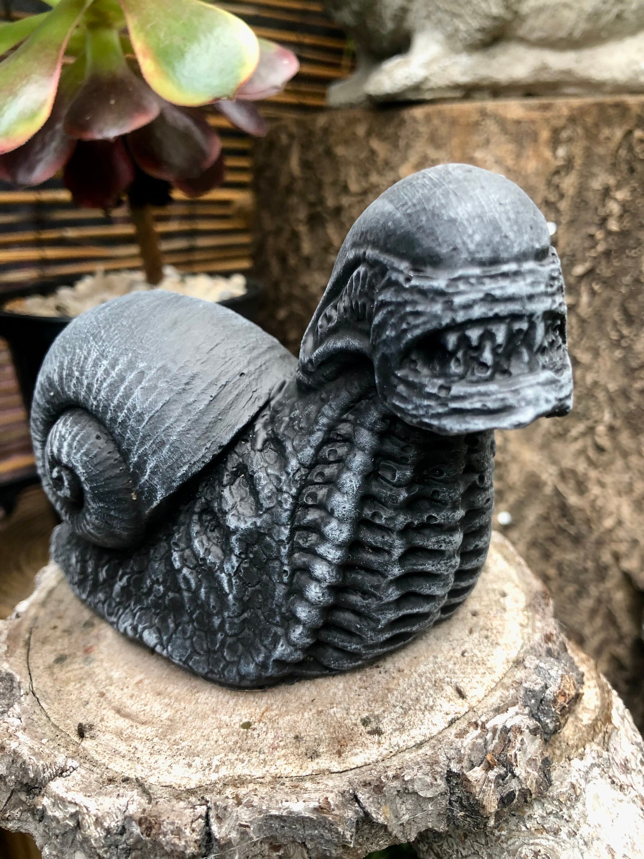 Alien Vs Predator Sculpture Garden Statue or Home Decor - Etsy UK