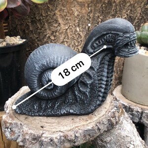 Alien Vs Predator Sculpture Garden Statue or Home Decor Alien Xenomorph ...