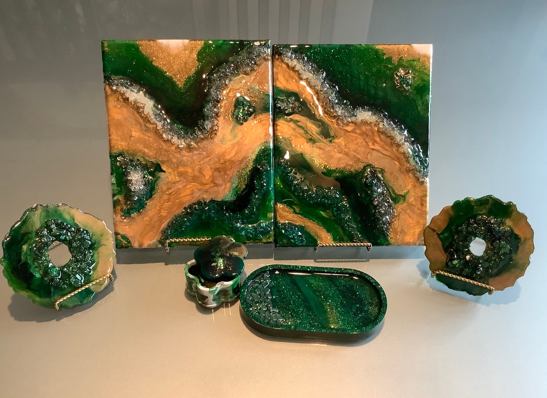 Emerald Green Geode Set, Resin and Crystal Art Decor, Table Centerpiece ...