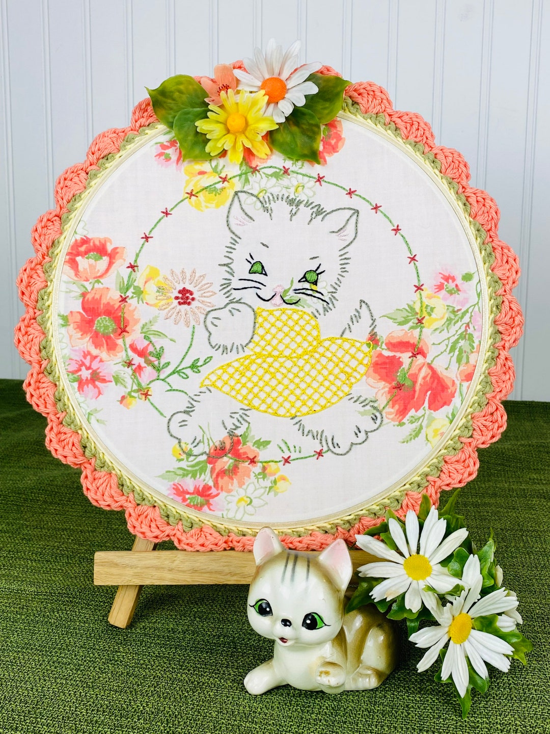 Vintage Inspired Cat Embroidery / Vintage Kitten Embroidery / Hoop Art ...
