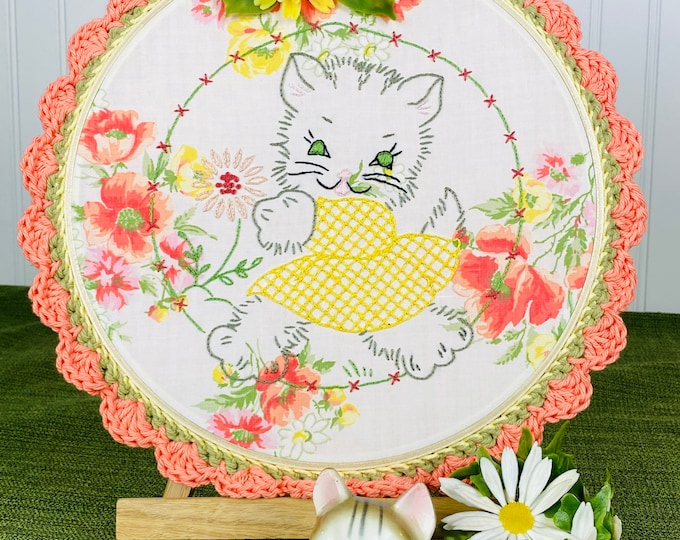 Vintage Inspired Cat Embroidery / Vintage Kitten Embroidery / Hoop Art ...