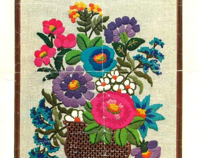 Vintage Crewel Embroidery Pattern Woodland Animals Berries Flower ...