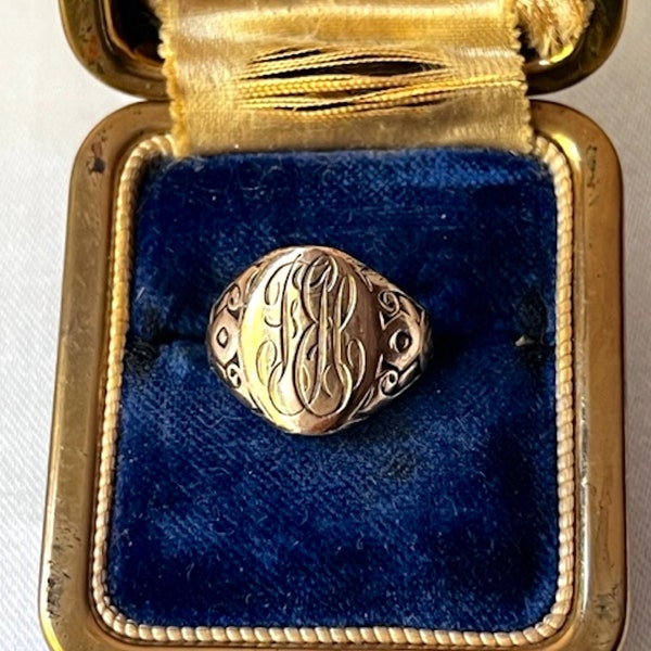 Antique Gold Signet Ring - Etsy