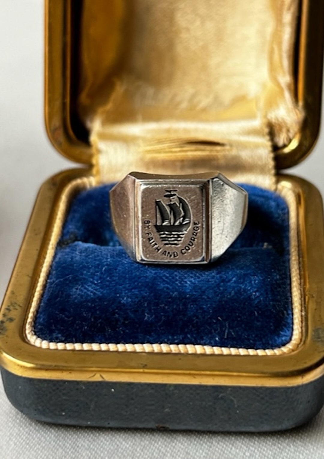 Vintage 10k White Gold Signet Ring With Ship Motif - Etsy