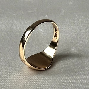 Vintage English 9k Gold Prince of Wales Feathers Signet Ring - Etsy
