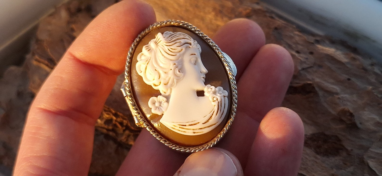 Rare Small Vintage Cameo Pill Box - Etsy