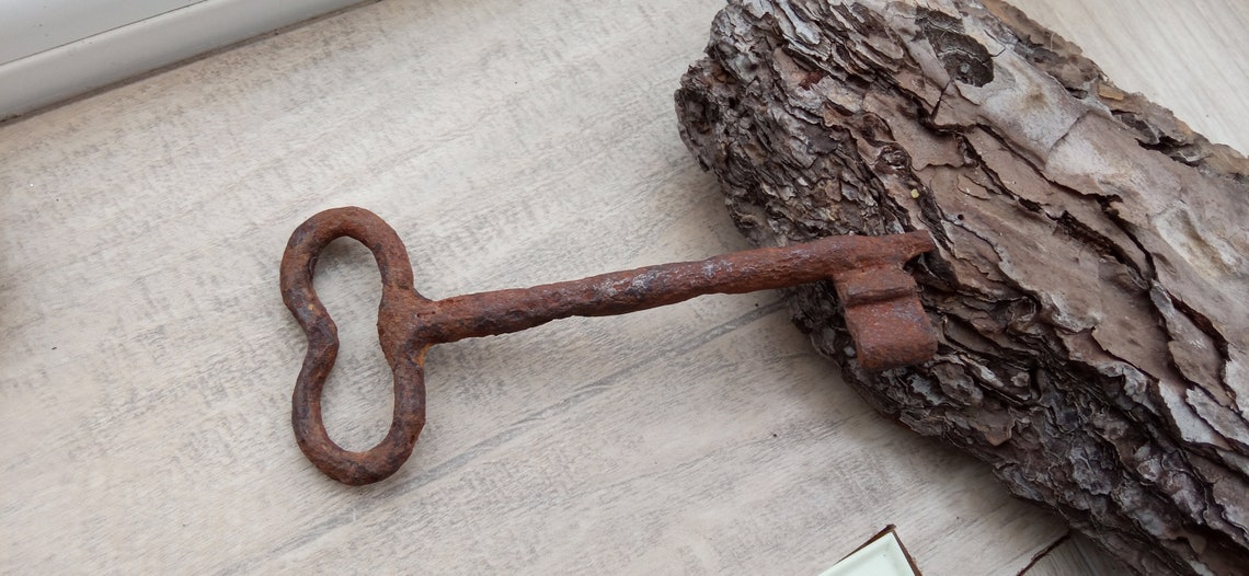Old key in the collection Vintage big key of the 19th | Etsy