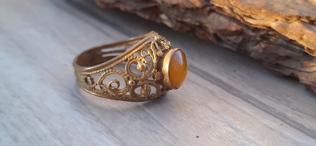 Vintage USSR Ring With a Beautiful Amber Insert - Etsy