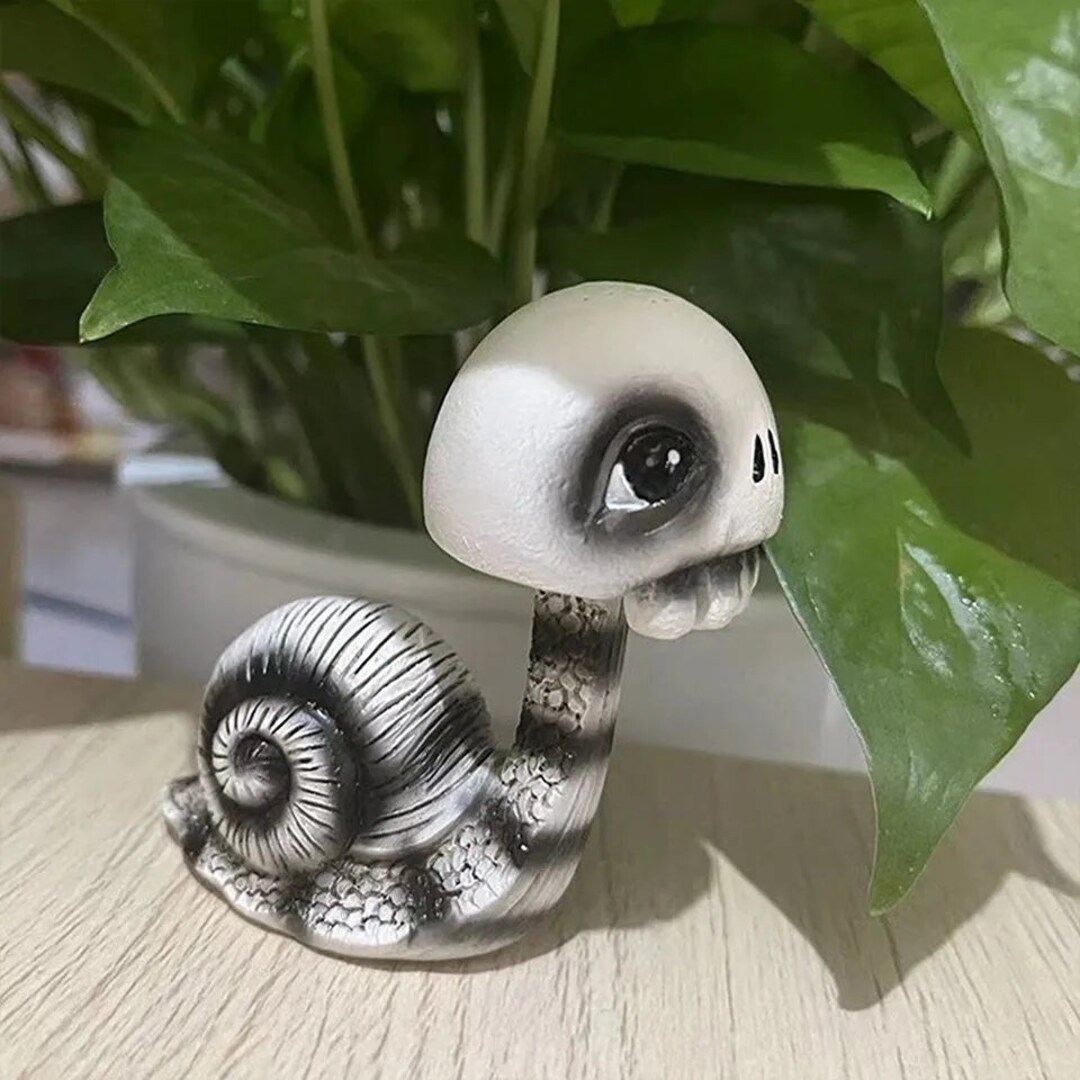 Shaking Dead Head Snail Statue Halloween Skull Snail - Etsy
