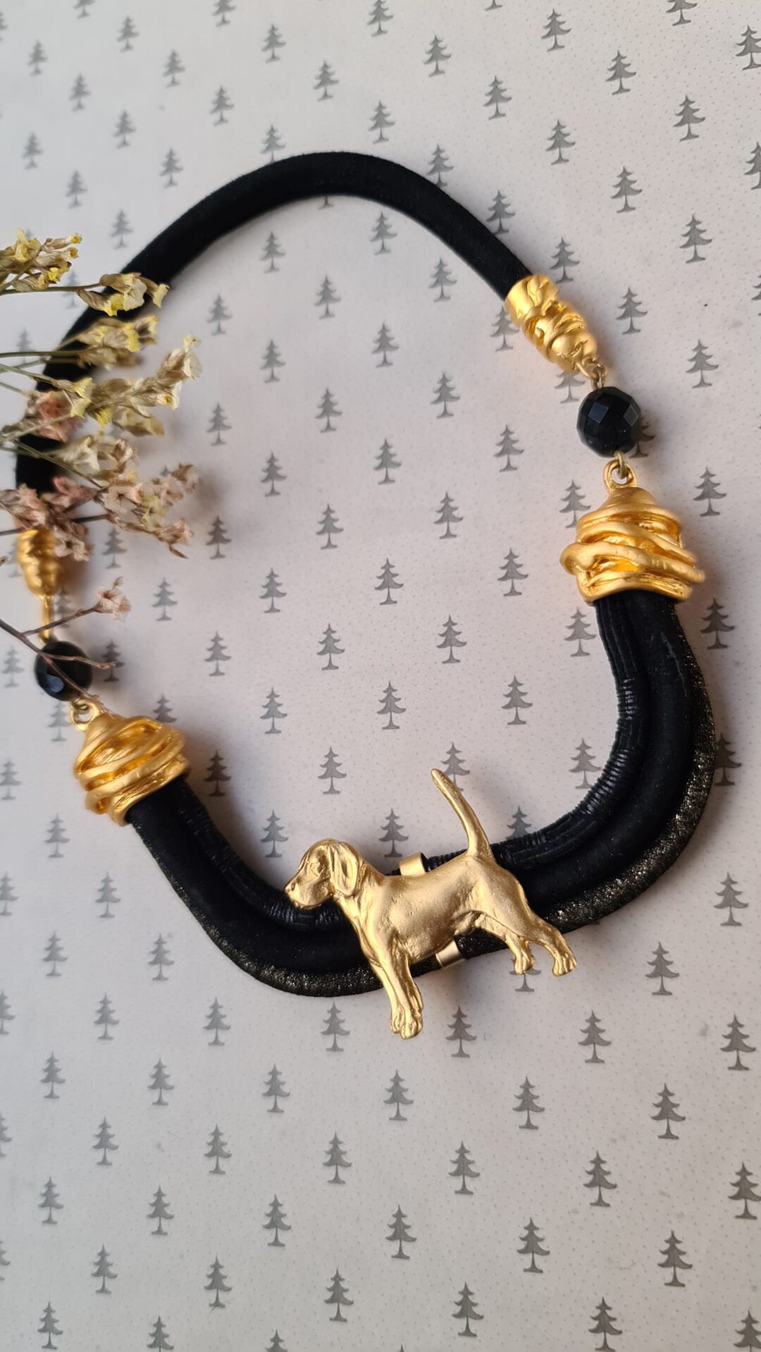Beagle Dog Chocker, Chocker Dog Pedant, Black and Gold Chocker, Women ...