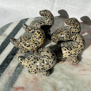 Dalmation Jasper Dinosaur | Crystal Dino Carving | Kid Rock Collection ...