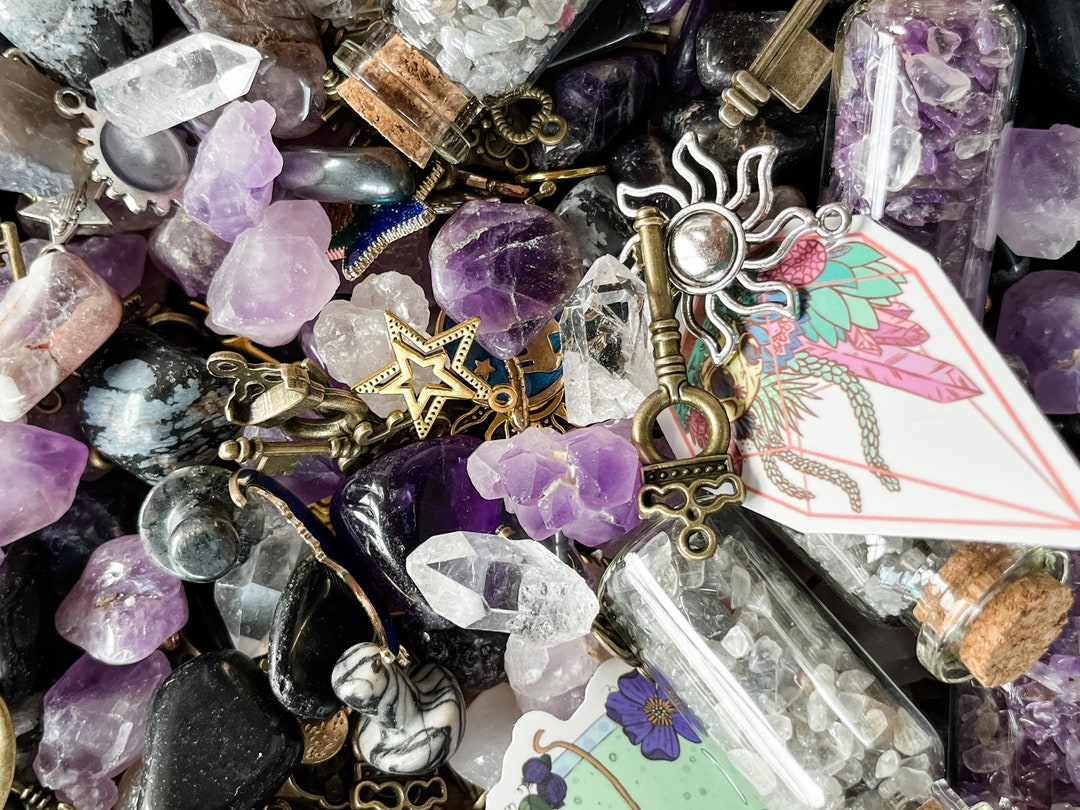 Spooky Witch Mystery Crystal Scoop, Halloween Treasure Trinket Confetti ...