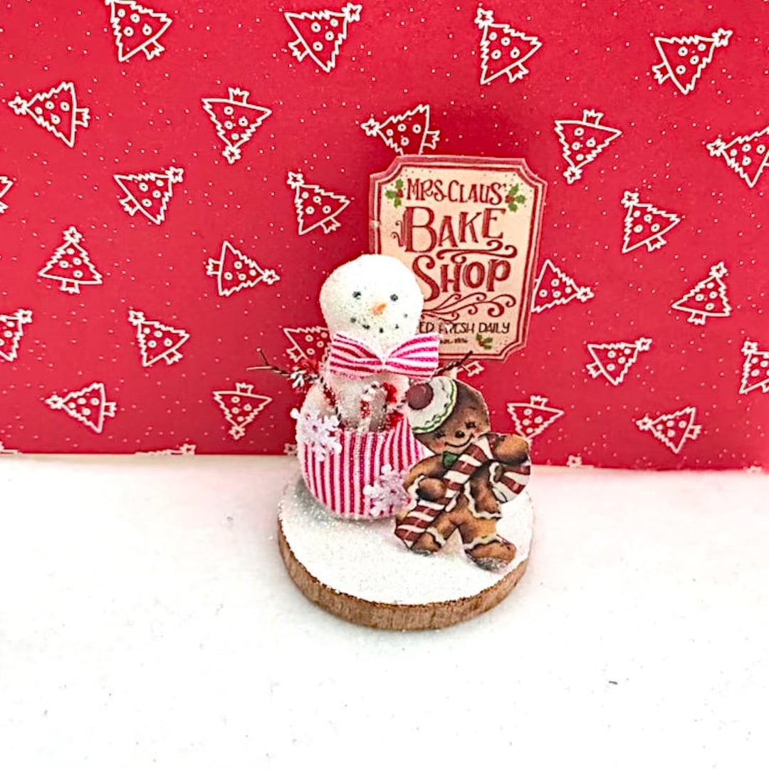 1:12 Christmas Snowman & Gingerbread Stand Decoration, 1/12th Scale ...