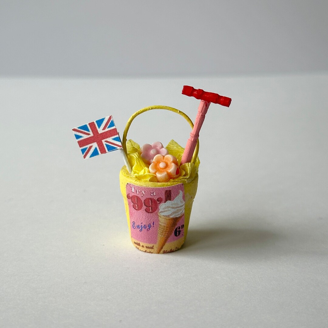 Miniature Seaside Bucket Decoration, 1:12 Scale Dollhouse House ...