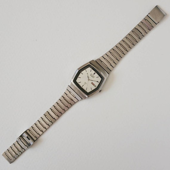 Vintage Seiko SQ 90s Unusual Design - Gem