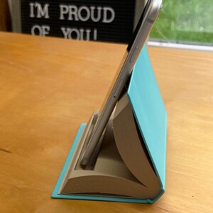 Open Book Phone Stand - Show Your Passion for Reading With This Phone ...