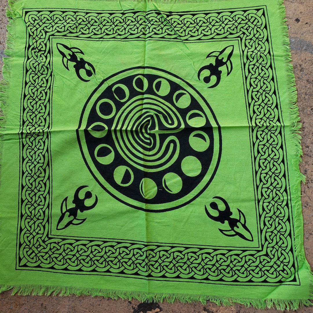 Altar Cloth Green Phases of Moon 18 X 18, Green Witch Altar - Etsy