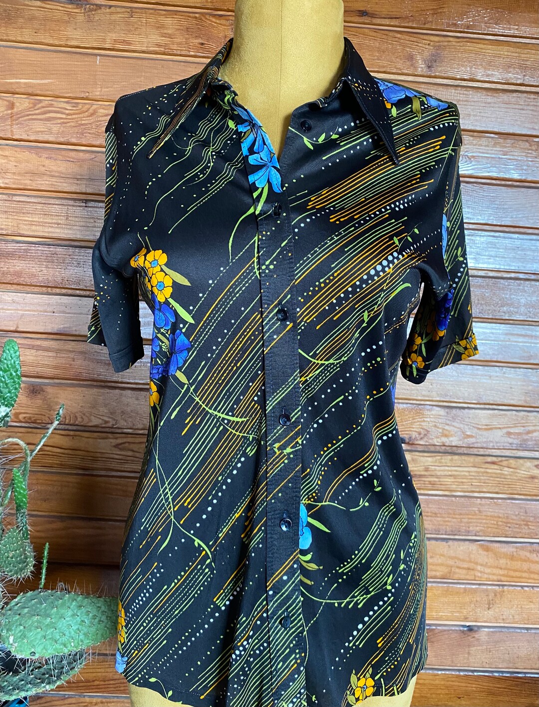 70s Black-floral&geometric Pattern Blouse / Dagger Collar/big Collar ...