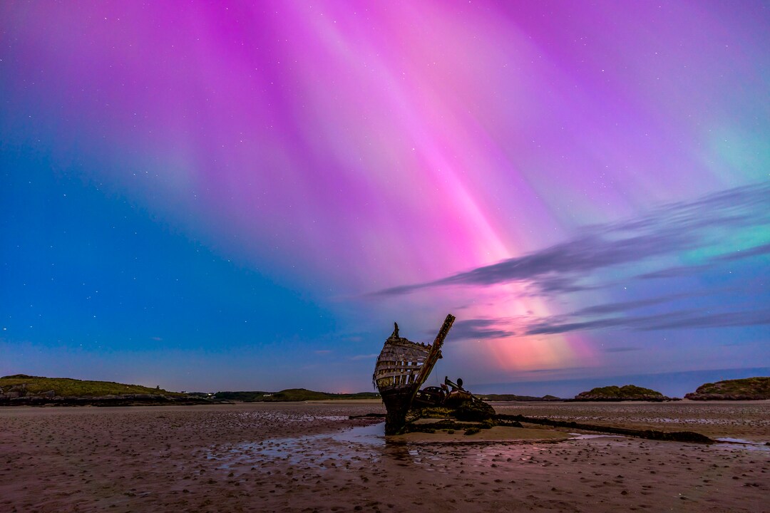 Bad Eddie With Aurora in Donegal Ireland - Wild Atlantic Way - Aurora ...