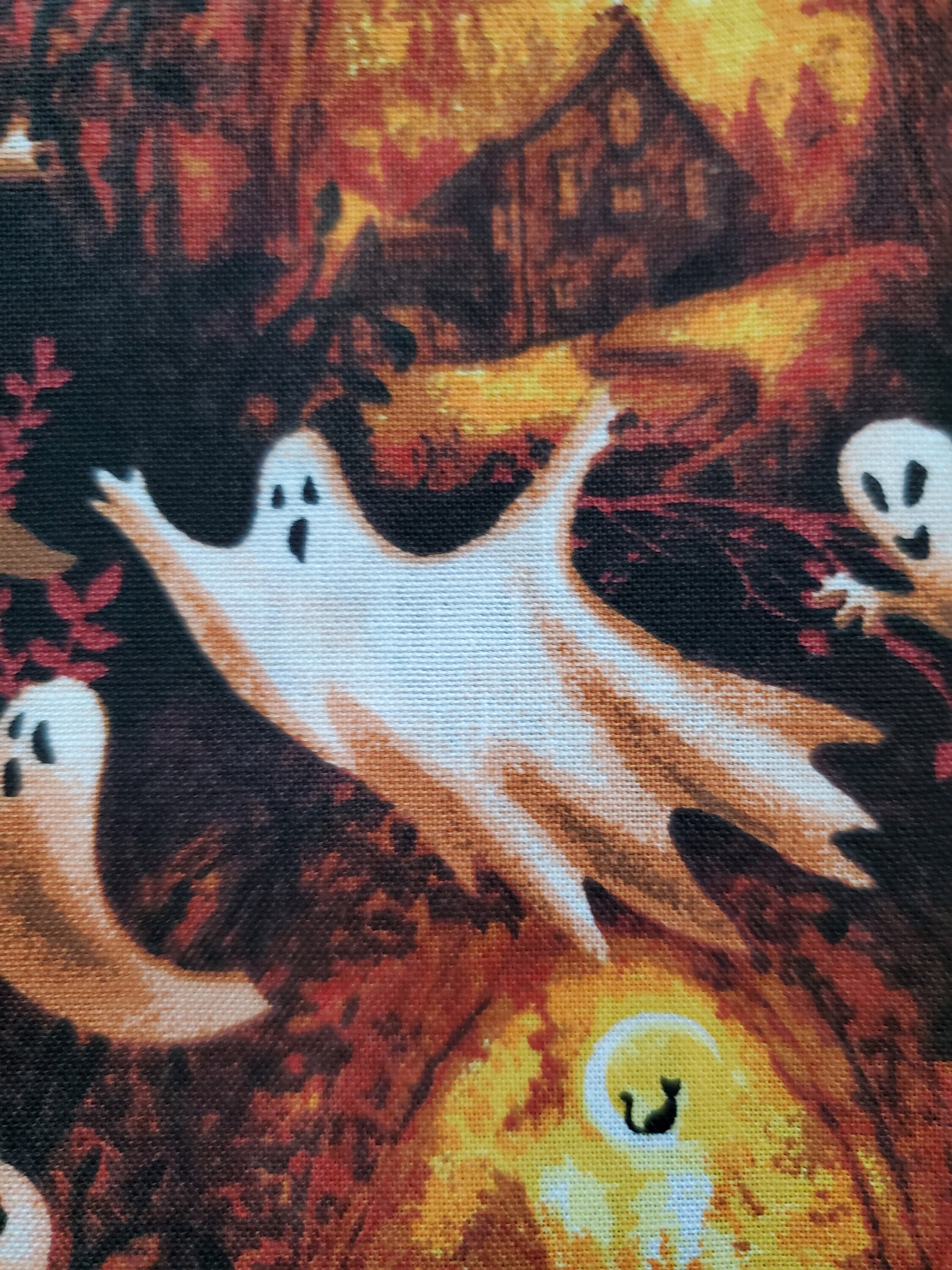 Lurking Ghosts. Cotton Fabric by Fabric Traditions. Floating Ghosts on ...