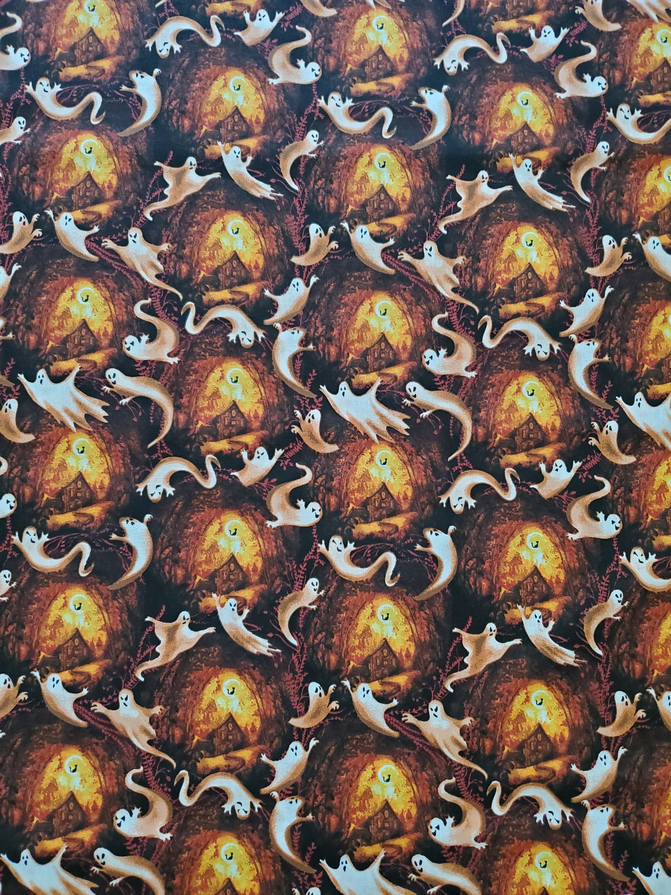 Lurking Ghosts. Cotton Fabric by Fabric Traditions. Floating Ghosts on ...