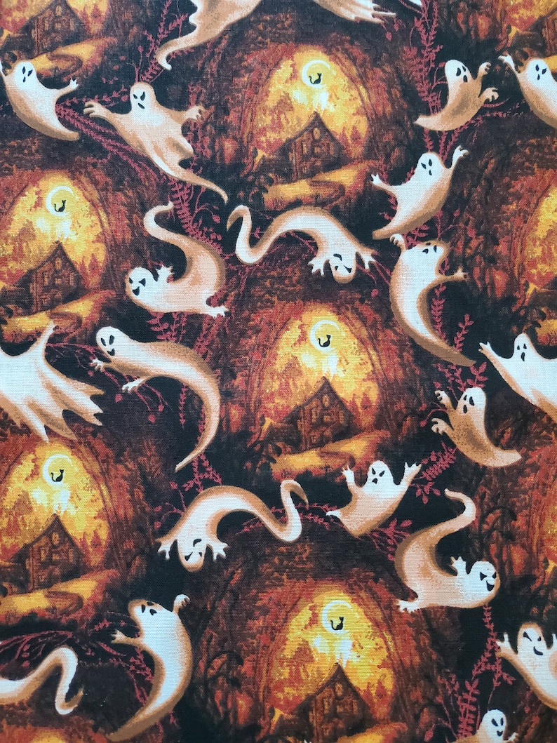 Lurking Ghosts. Cotton Fabric by Fabric Traditions. Floating Ghosts on ...