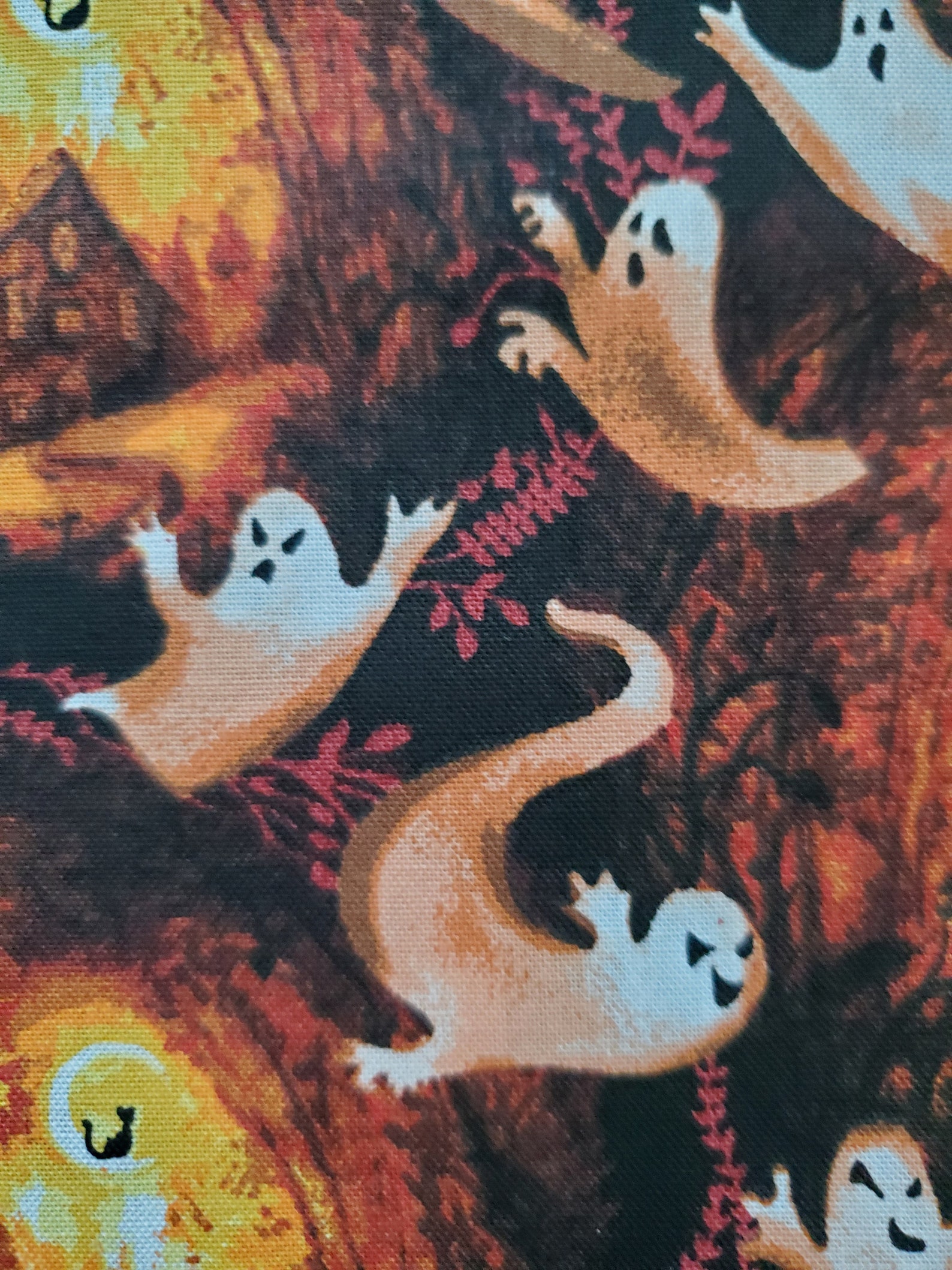 Lurking Ghosts. Cotton Fabric by Fabric Traditions. Floating Ghosts on ...