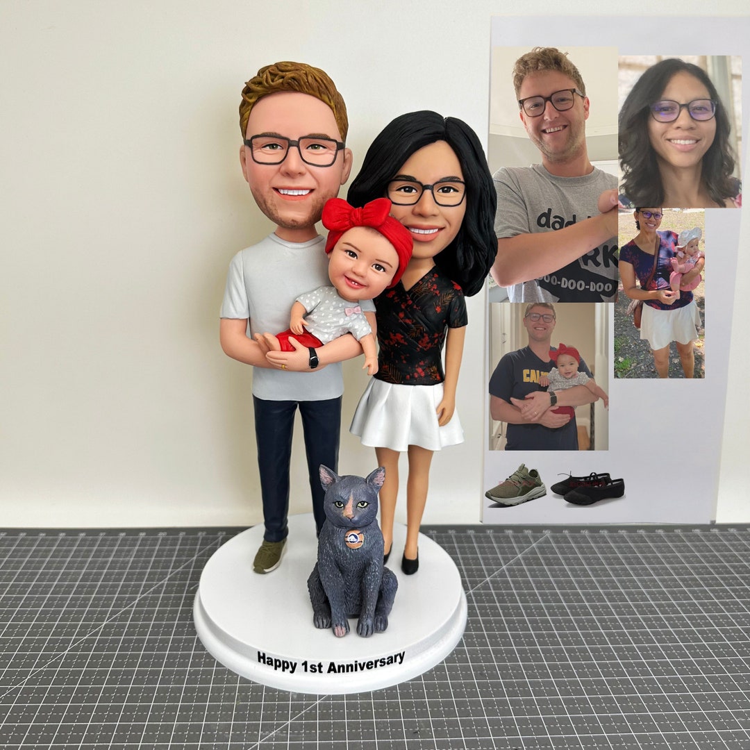Custom Couple and Kids Bobbleheads With Cat, Custom Three Bobbleheads ...
