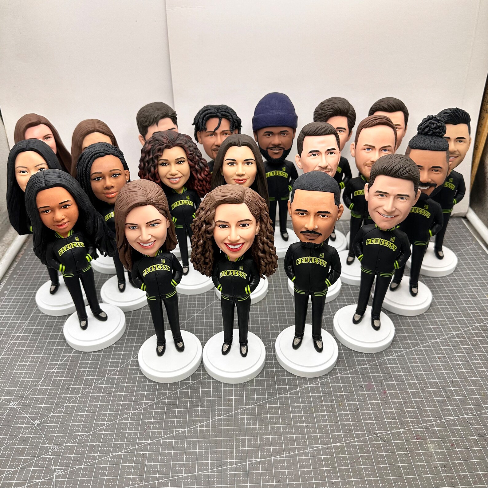 Custom Bulk Bobbleheads, Personalized Group Figurines, Personalized ...