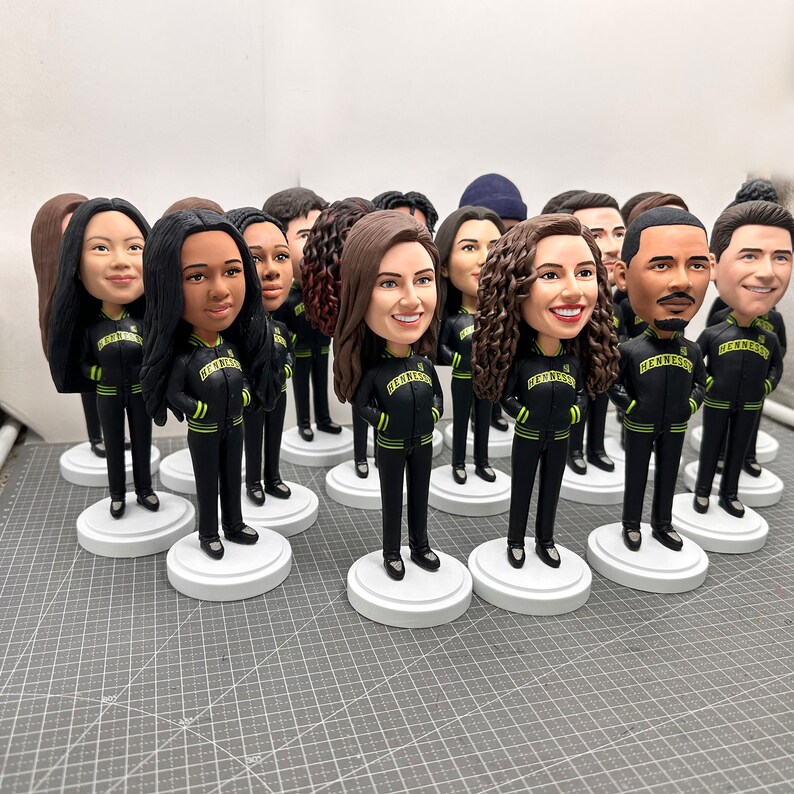 Custom Bulk Bobbleheads, Personalized Group Figurines, Personalized ...