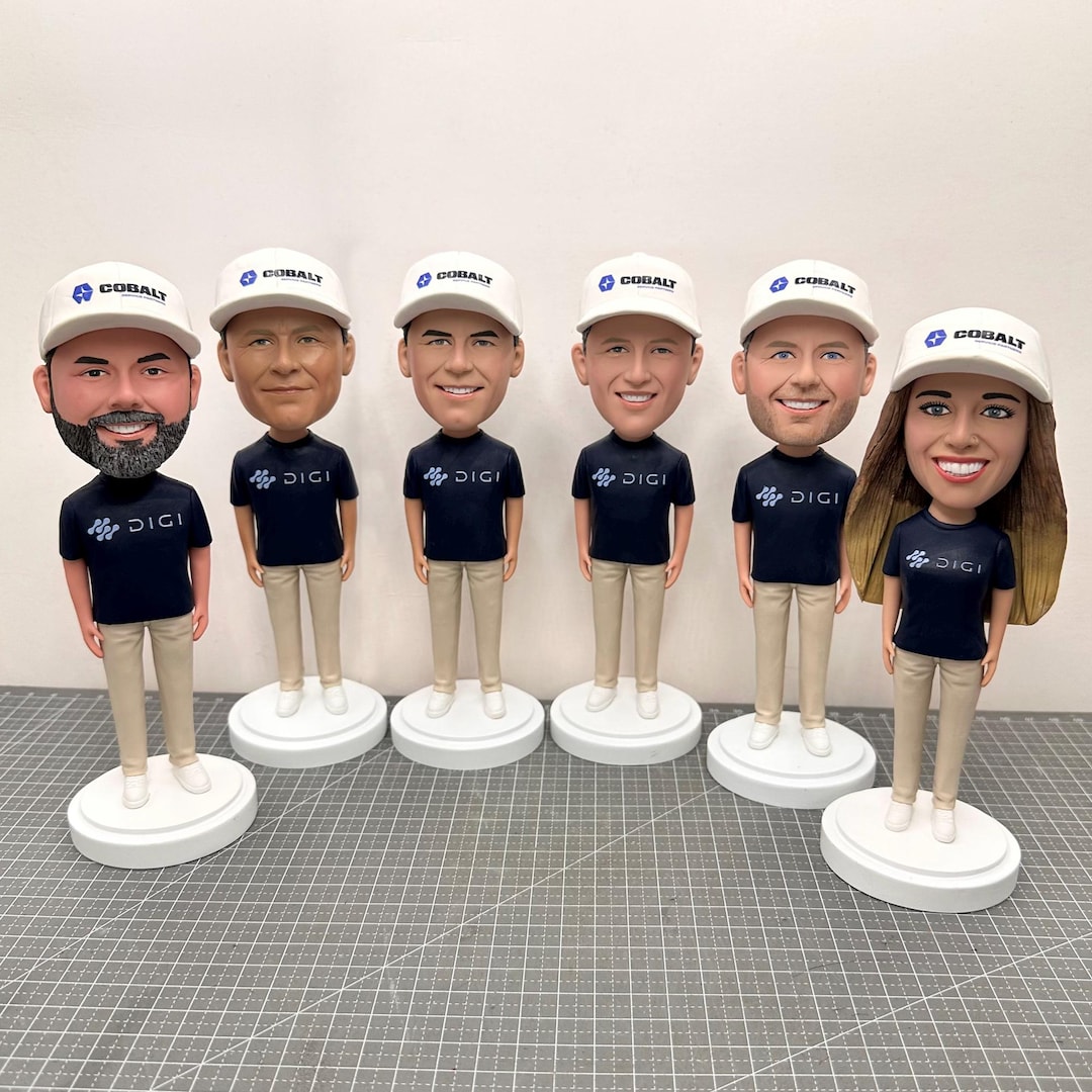 Custom Team Bobbleheads Fully Customizable Bulk Player Bobbleheads ...