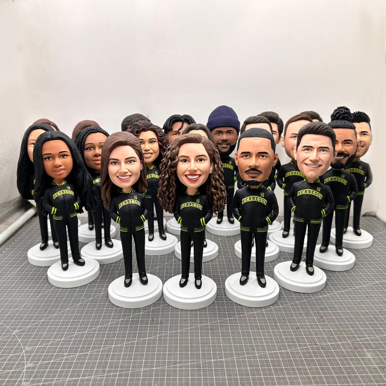 Custom Bulk Bobbleheads, Personalized Group Figurines, Personalized ...