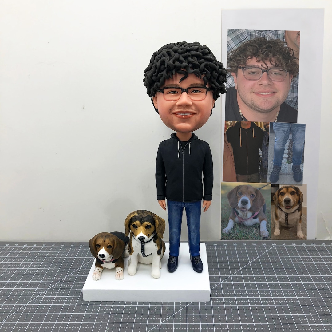Custom Bobbleheads With 2 Pets, Custom Boyfriend Figurines With 2 Dogs ...