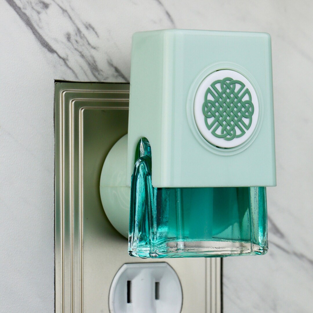 Celtic Knot Sea Glass Medallion Plugables® Plugin Electric Scented Oil ...