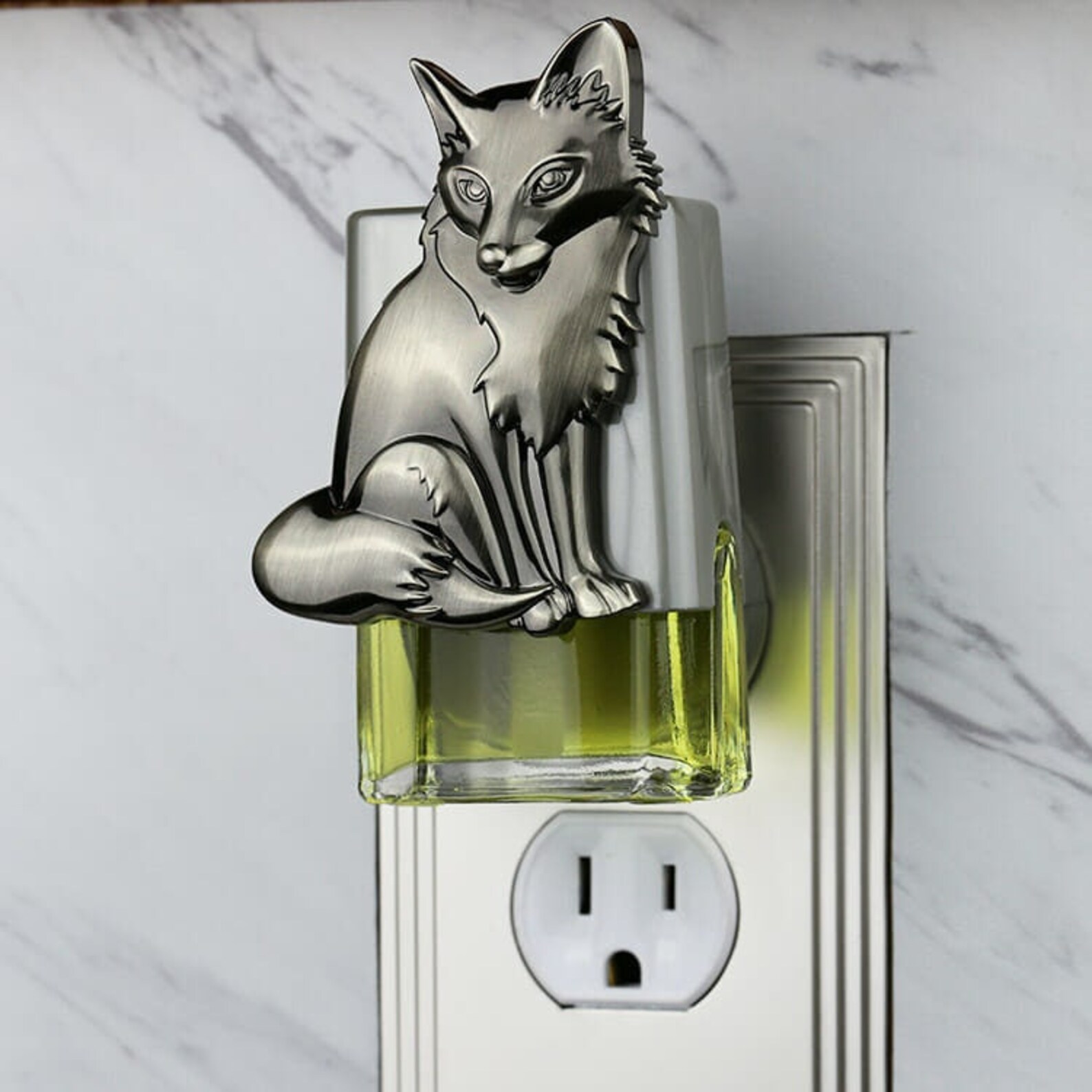 Arctic Wolf Premium Plugables® Home Fragrancer Electric Plugin Oil ...
