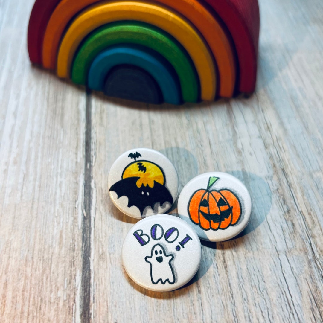 Spooky Halloween Tiny Badges, 25mm Badge, Ghost, Bat, Pumpkin ...