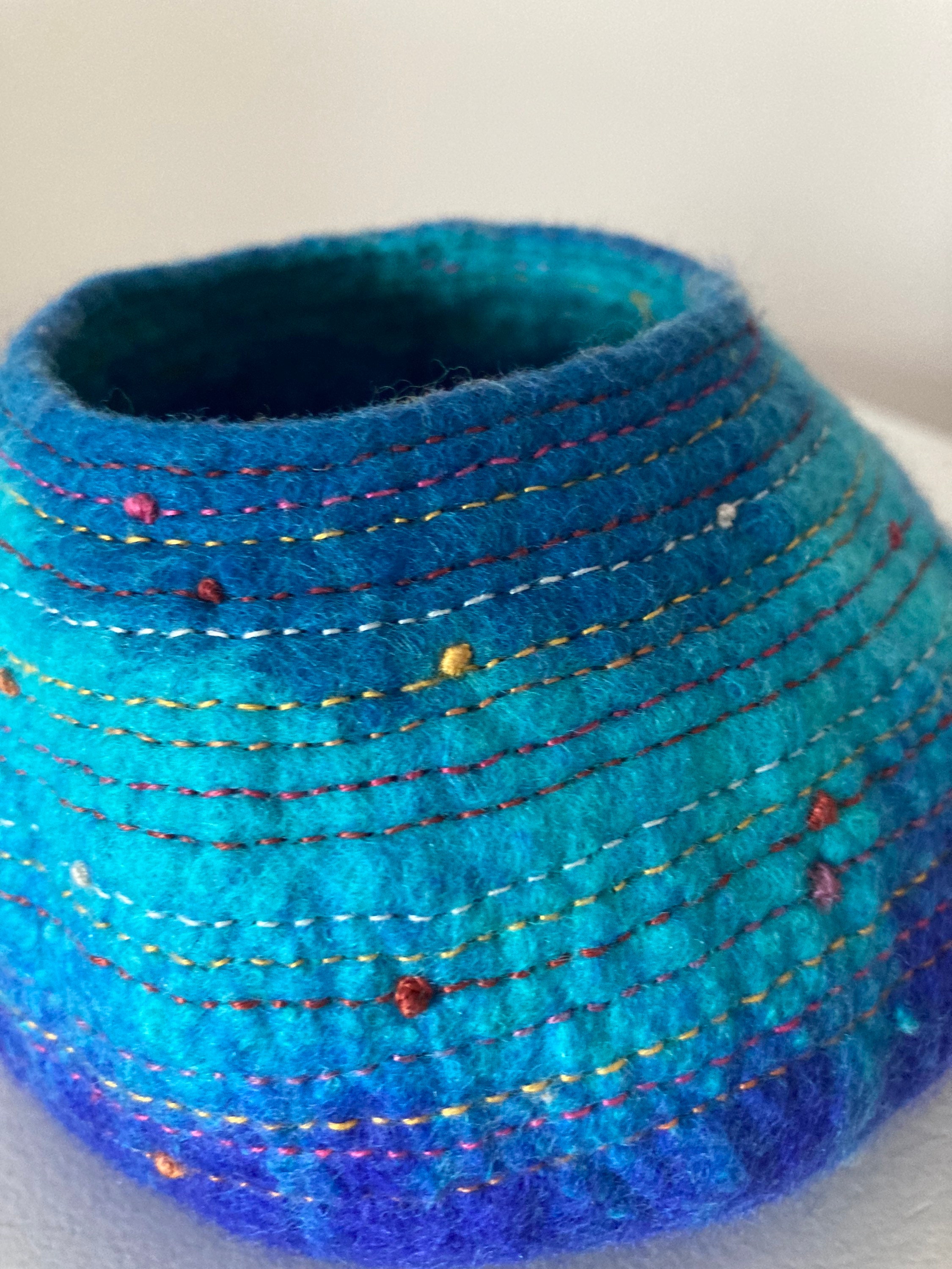 Medium Felt Pod - Etsy