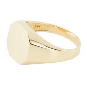 18k Solid Gold Engraved Signet Ring: Personalized Groomsman Gift - Etsy